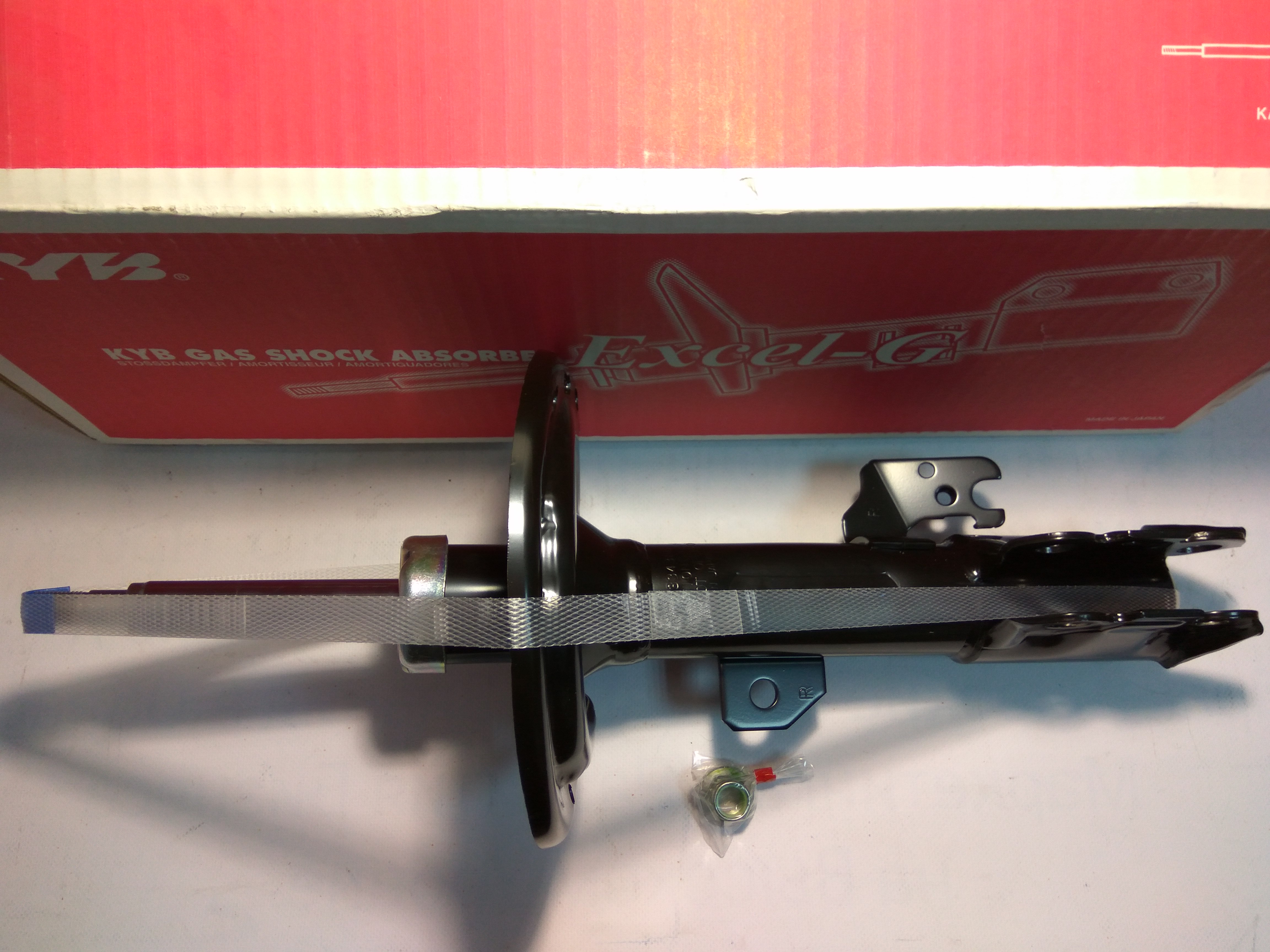 Передний правый амортизатор Toyota Camry 30 (2001-2006) KYB 334386 ...